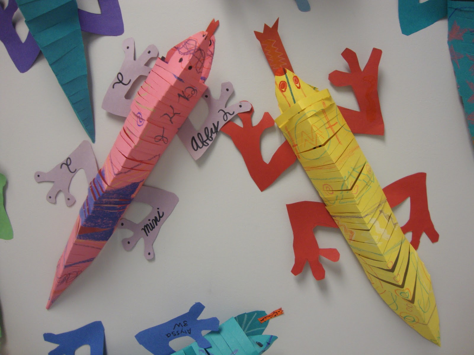 Art. Paper. Scissors. Glue!: Slinky Lizard