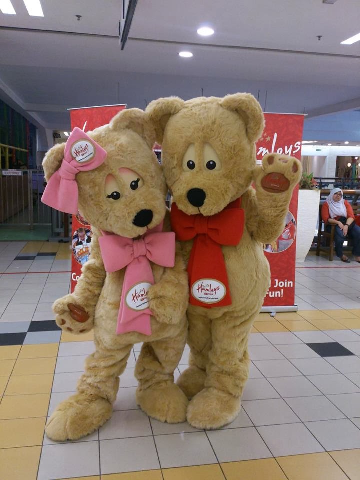 Bell ♥: Interview Session with Hamleys Director