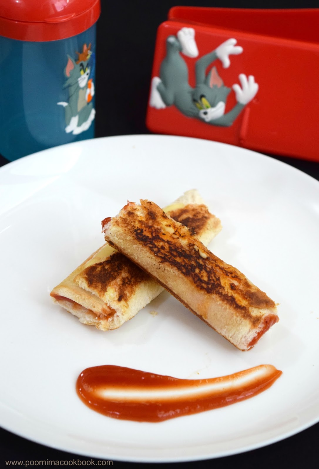 Poornima's Cook Book: Bread Cheese Rolls / Cheese Roll-Ups - Kids Special