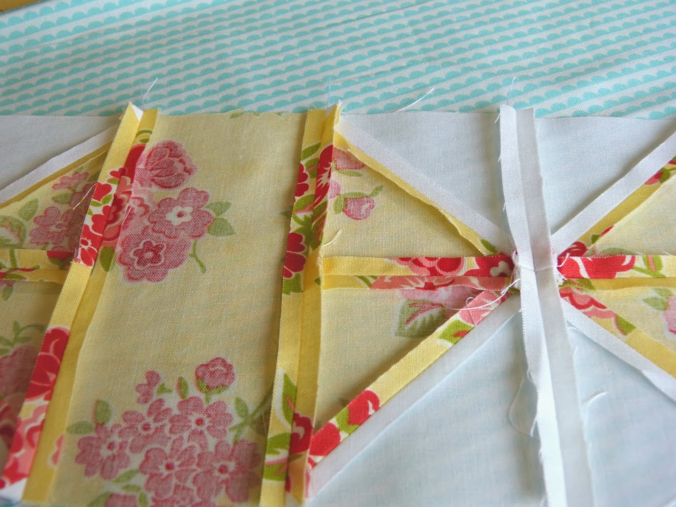 Pretty Little Quilts: Summer Beach Quilt Tutorial Part I - Fish Block