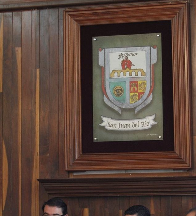 San Juan Iztacchichimeca: El escudo de San Juan del río 4