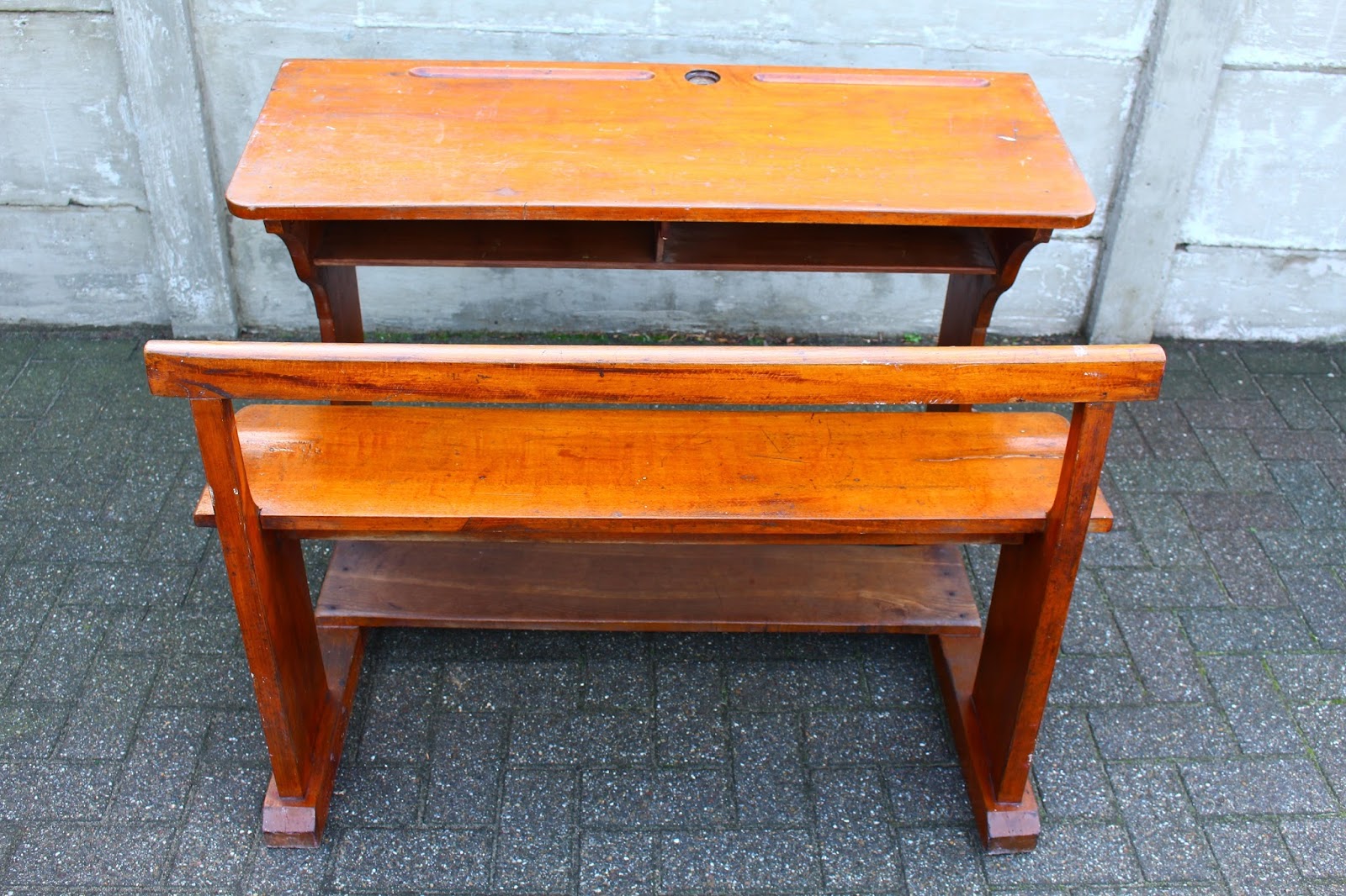 Arthur & Rosalie: --VERKOCHT-- Antieke schoolbank