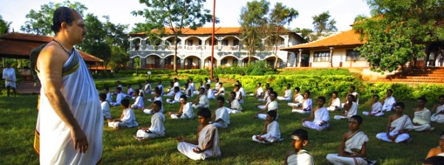 Live Your Life: Living in a Modern Gurukul