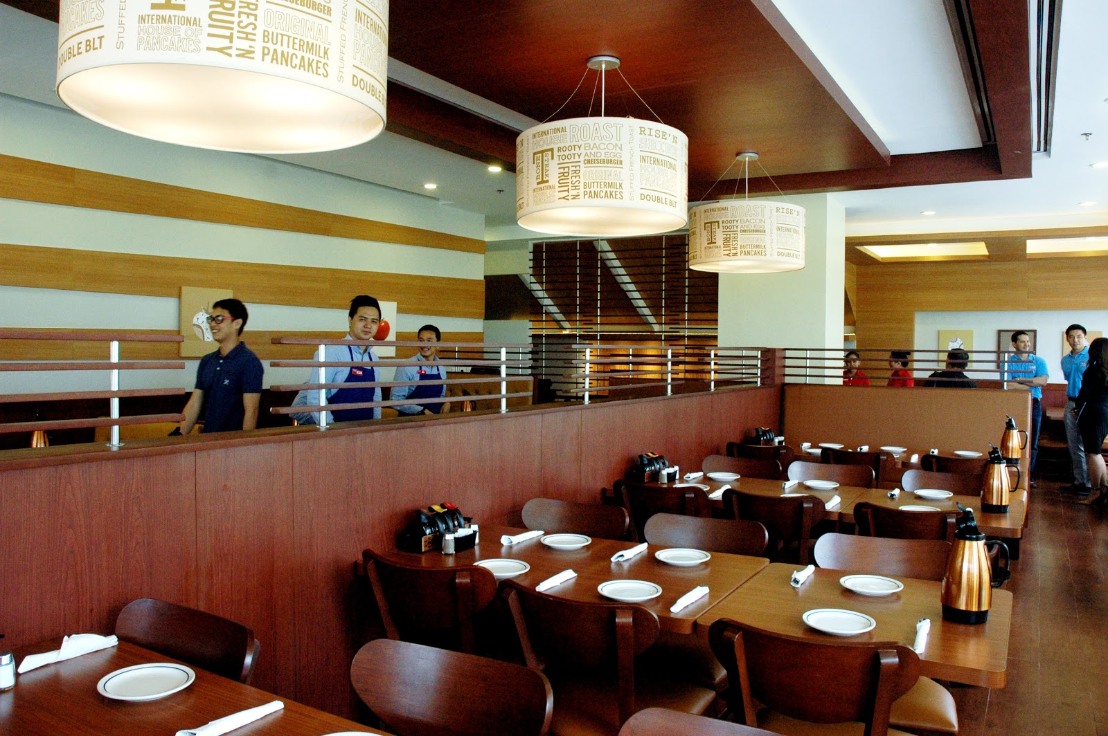 DUDE FOR FOOD: Breakfast at IHOP