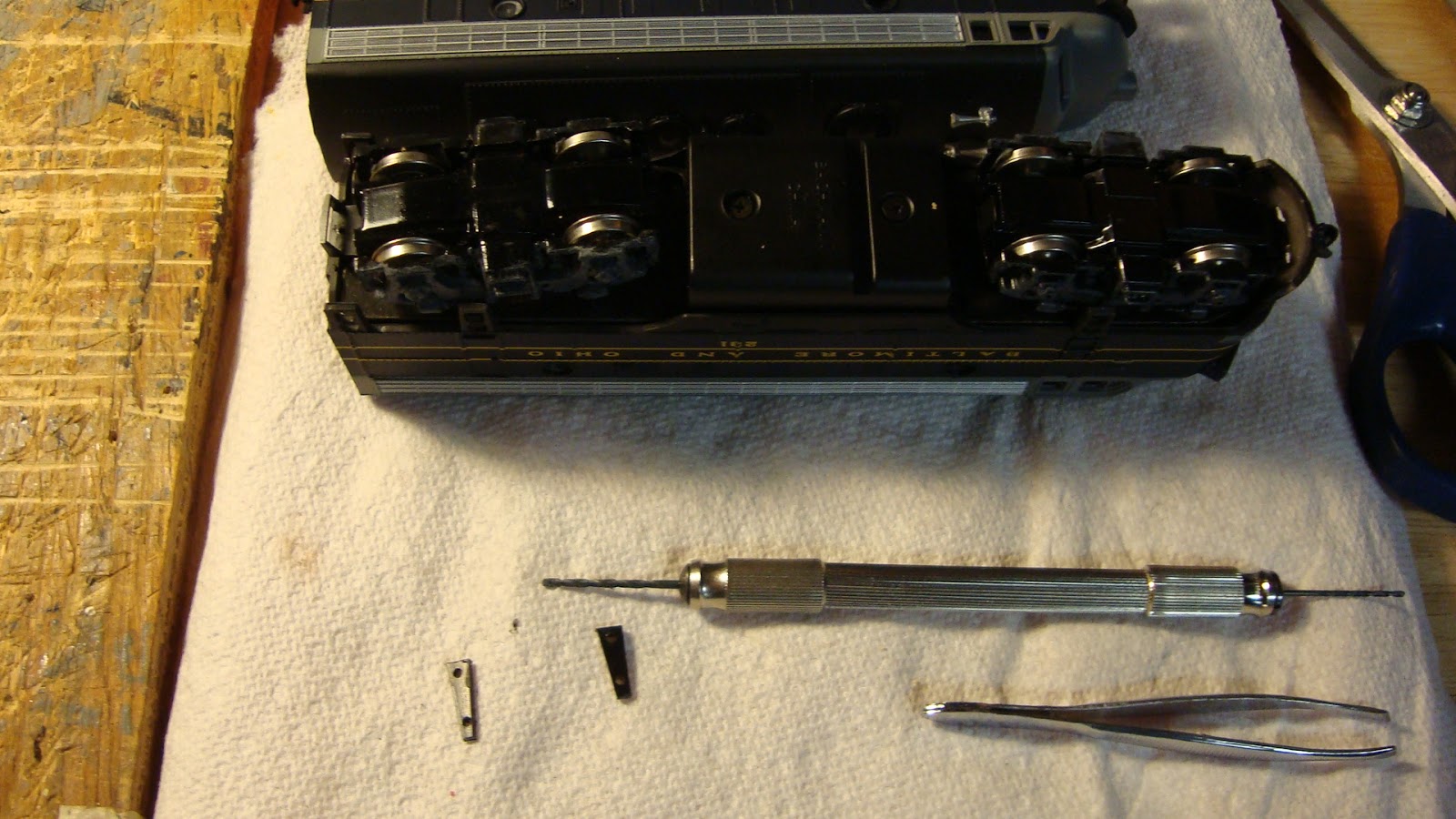 New York Central Train Layout: Draw Bars For Close Coupling and Coupler ...