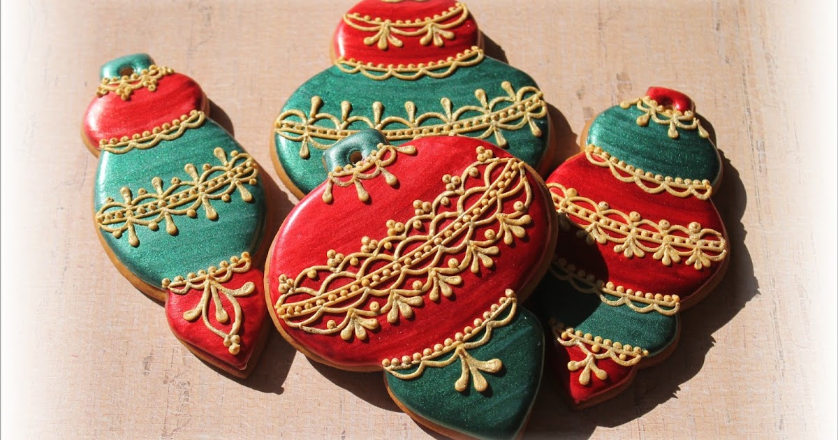 The Gingerbread Artist: Christmas ornaments with lace