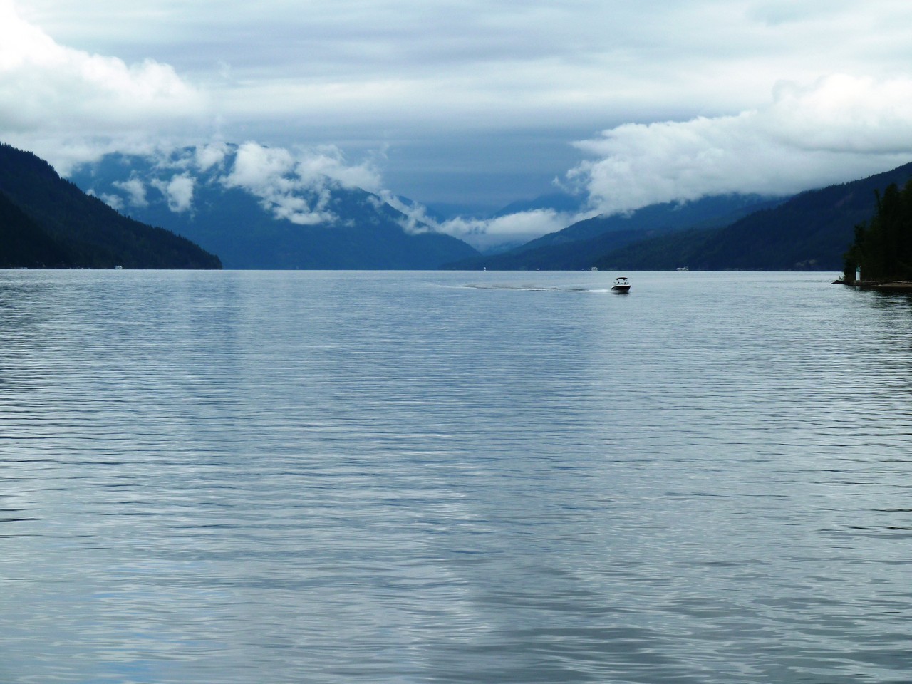 Mai Thai Wanderings: Houseboating on Shuswap Lake, British Columbia