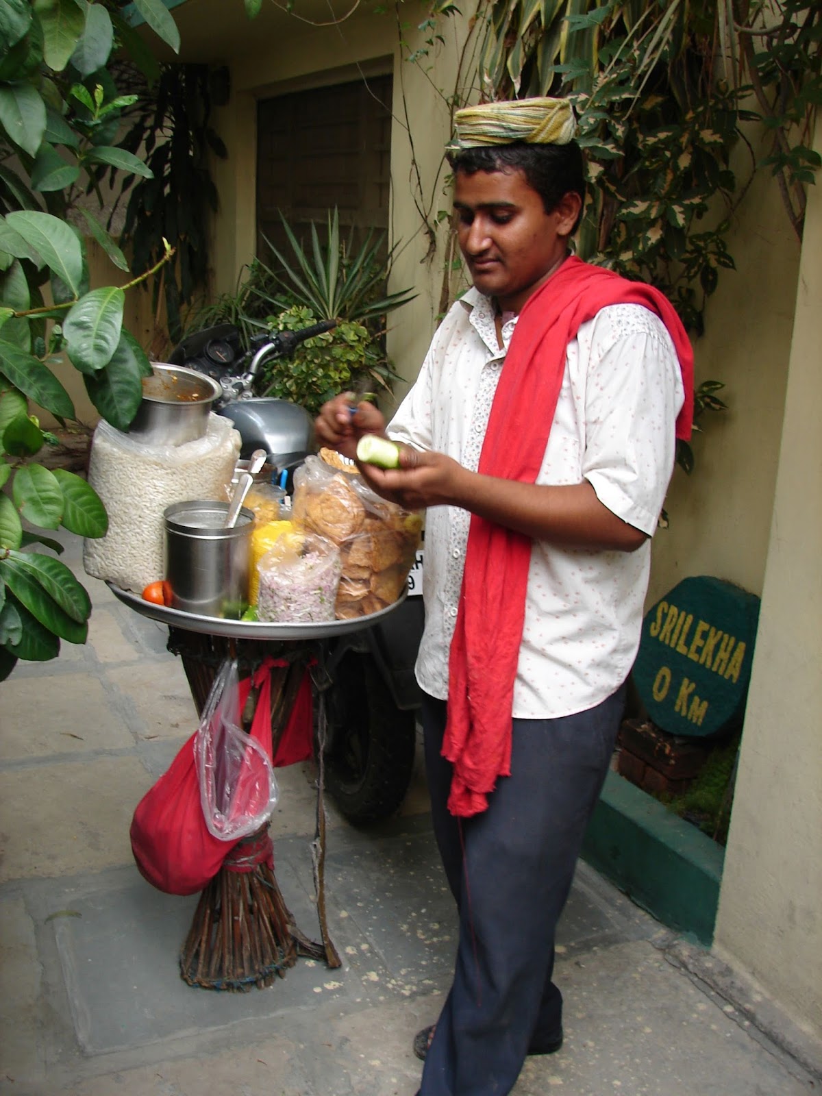 Raghu's column!: Happy with this privilege, of Chaat at our doorstep!