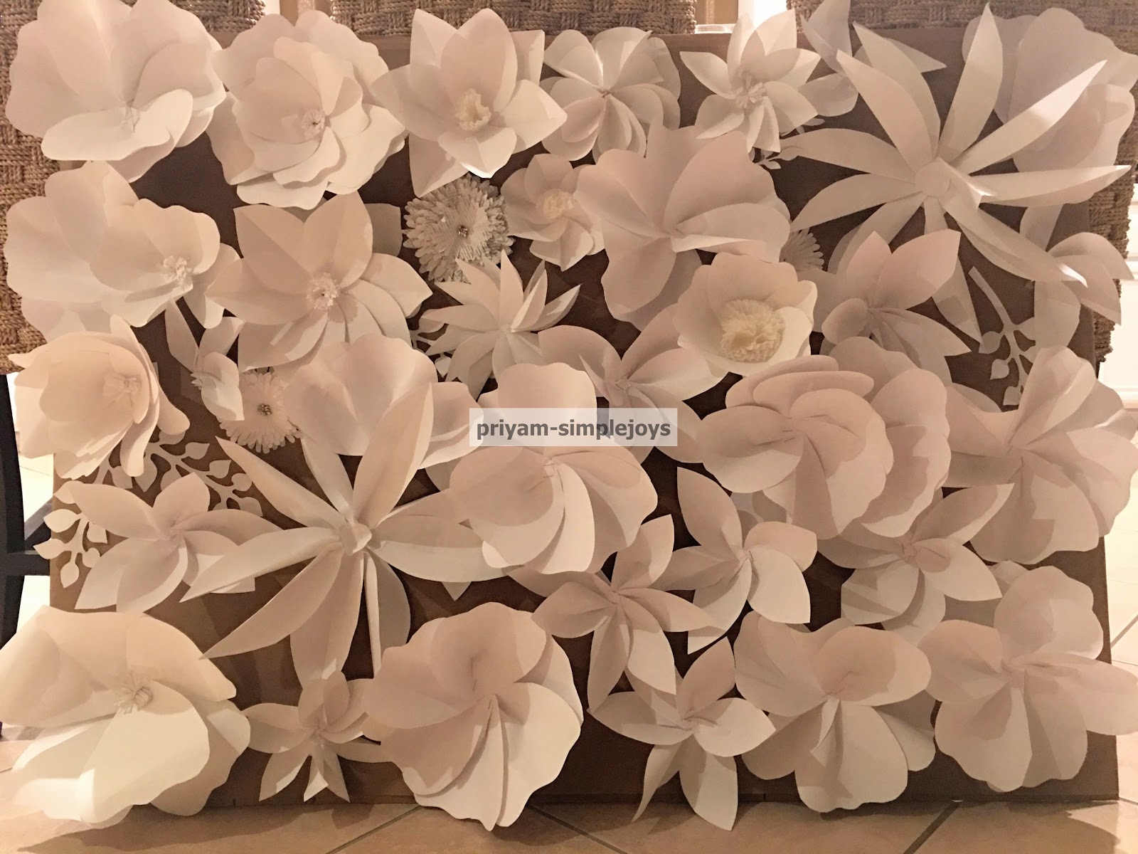 SimpleJoys: Paper Flower Backdrop