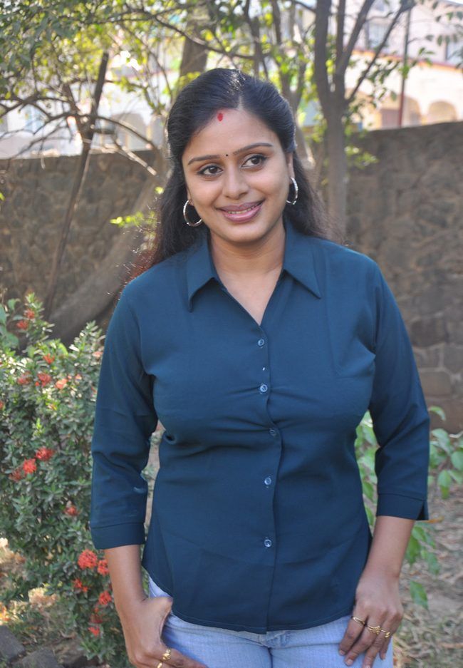 INDIAN ACTRESS: Latha Rao Tamil Sun TV serial actress big hanging boobs ...