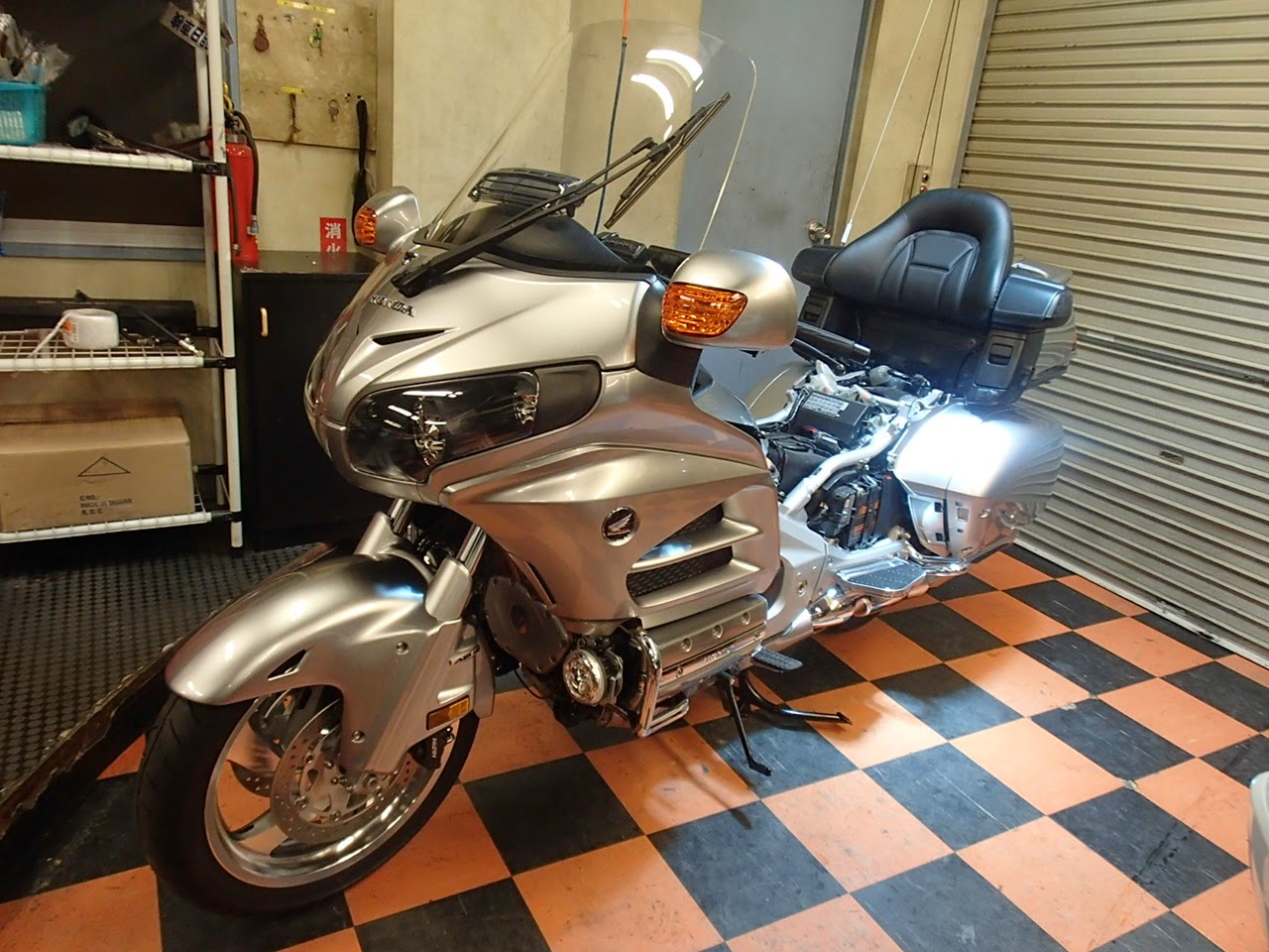 GL1800-CUSTOM.COM: 5月 2014