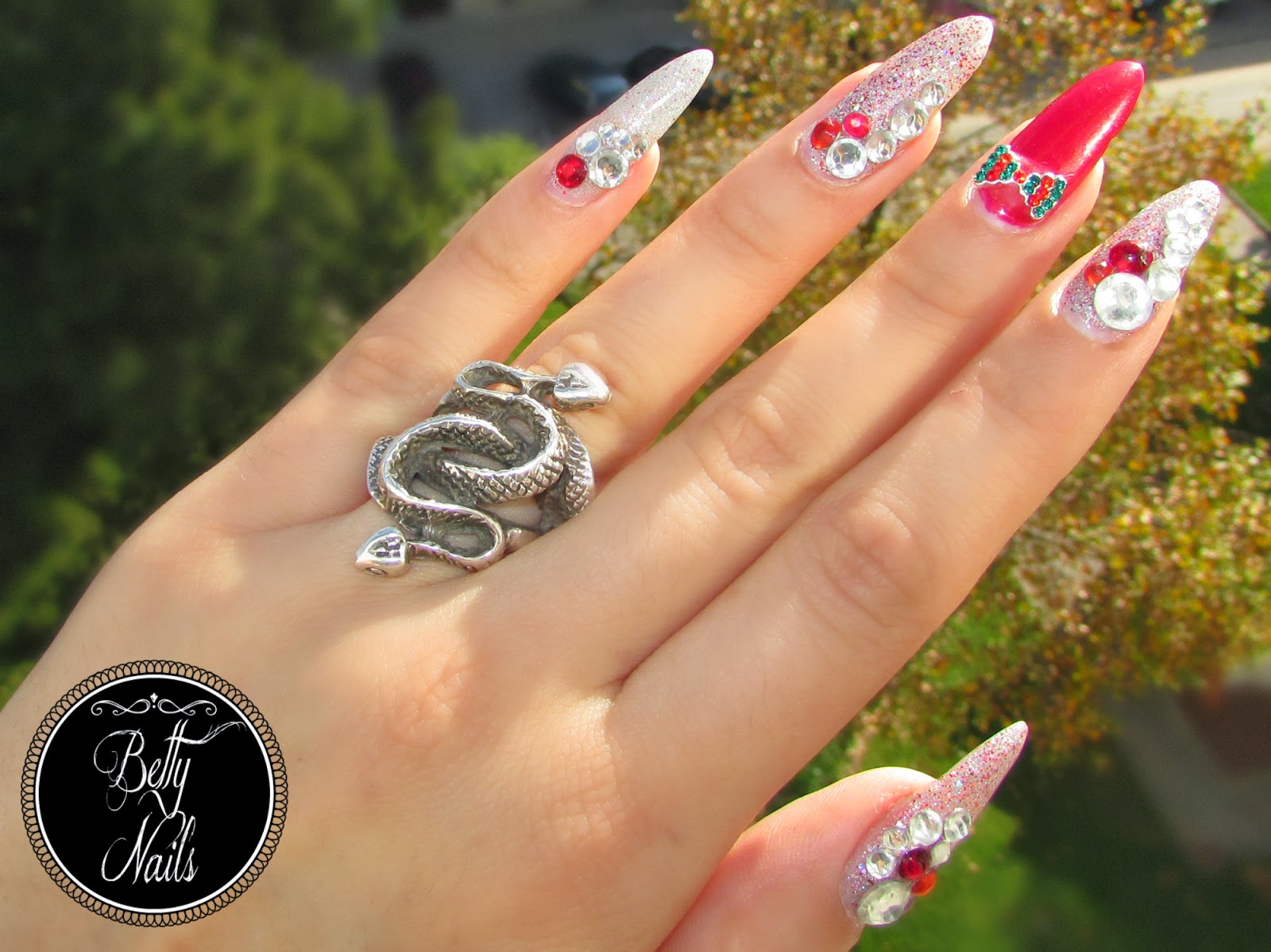 Betty Nails: BLING Nailart - Xmas Nails #1 - Red Ruby & Monte Bleu ...