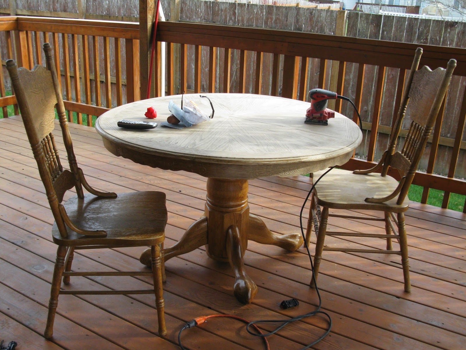 The Crafty Cruz: Stained flower table