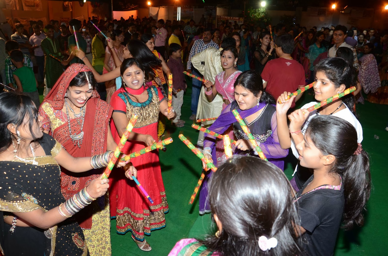 View Patna: Dandiya Raas function marks Durga Puja celebrations in Patna