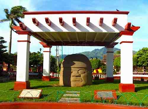 ZONA ARQUEOLÓGICA DE TRES ZAPOTES CON MUSEO DE SITIO ~ BITACORA ADVENTURE