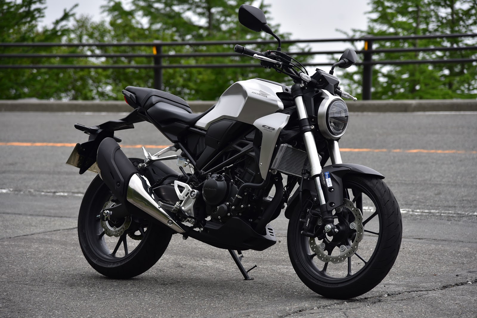 blueskyfuji: ホンダ新型CB250Rはシングル最高の車体と足回り、7時間試乗インプレッション