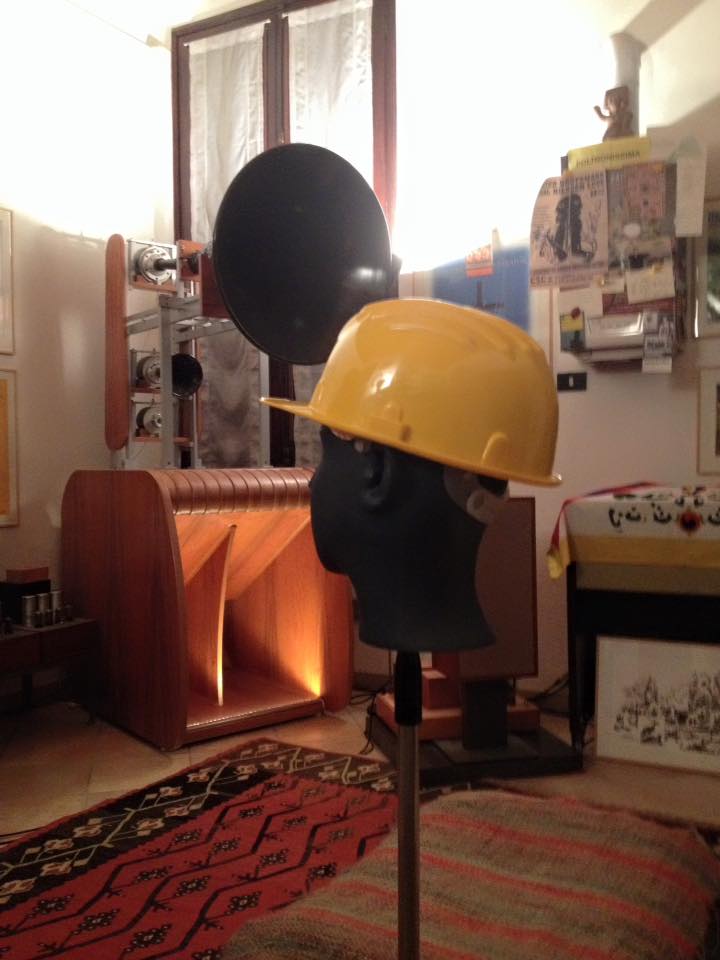 TWOGOODEARS - トゥーグッドイアーズ: Dummy at Work - binaural recording revamped!