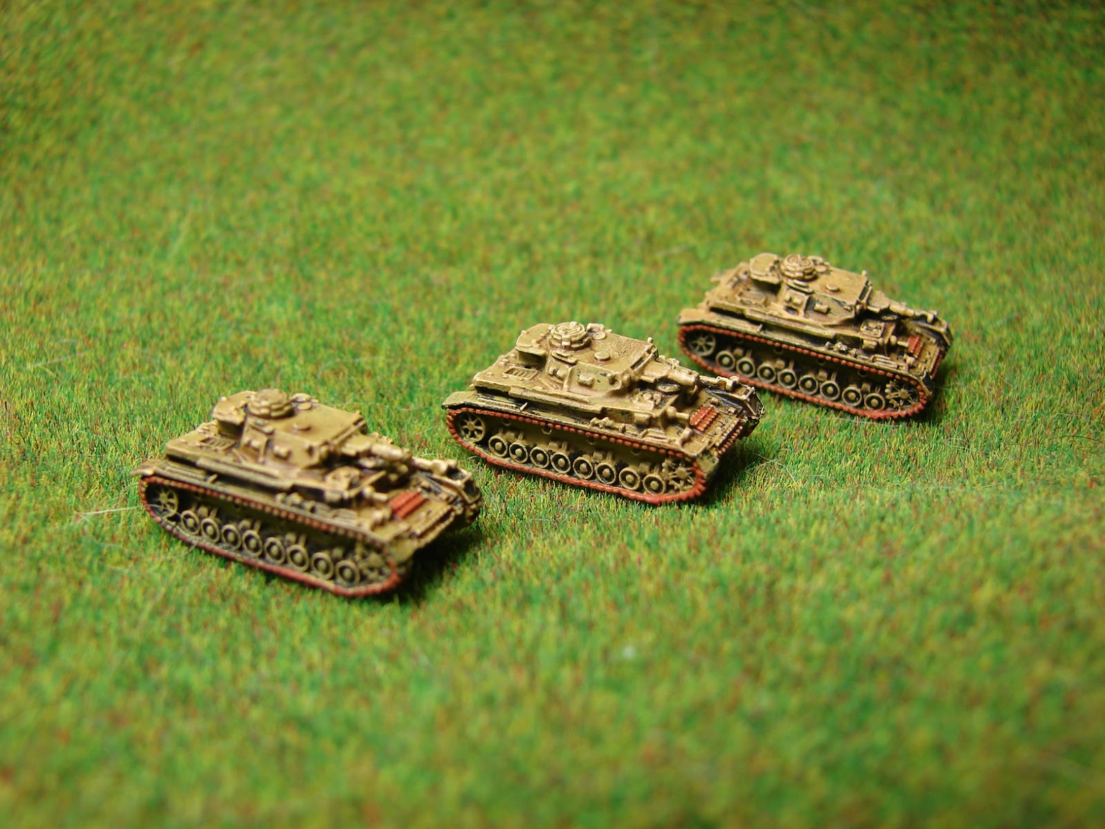 Saguaro Painting Service: 40K Orks and Micro Armour!