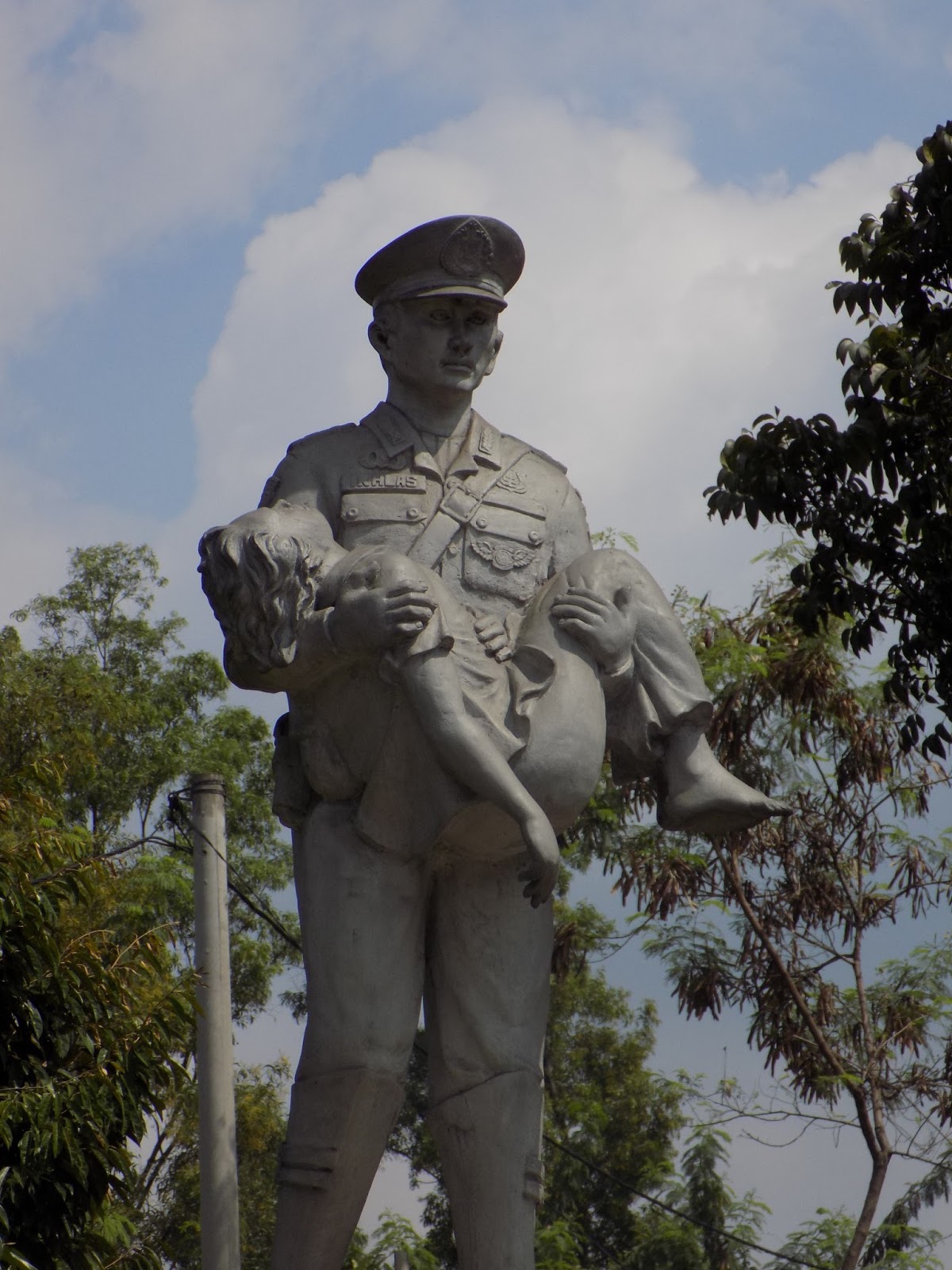 Baru Ngeuh Ternyata Patung Polisi ini Bernama....