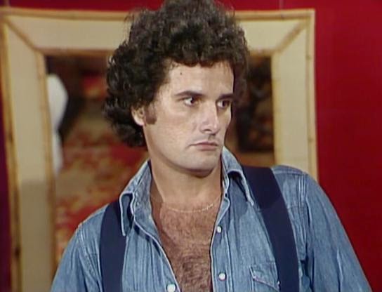 Porcos, Elefantes e Doninhas: Julia Mattos pelos olhos de Albery