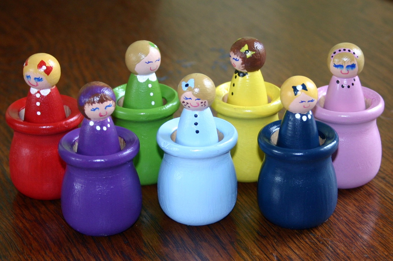 Millie Sings: Color Matching Peg Dolls