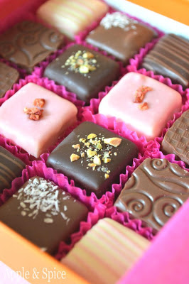 Apple & Spice: Devnaa Indian Sweets Tiffin Box: A Review