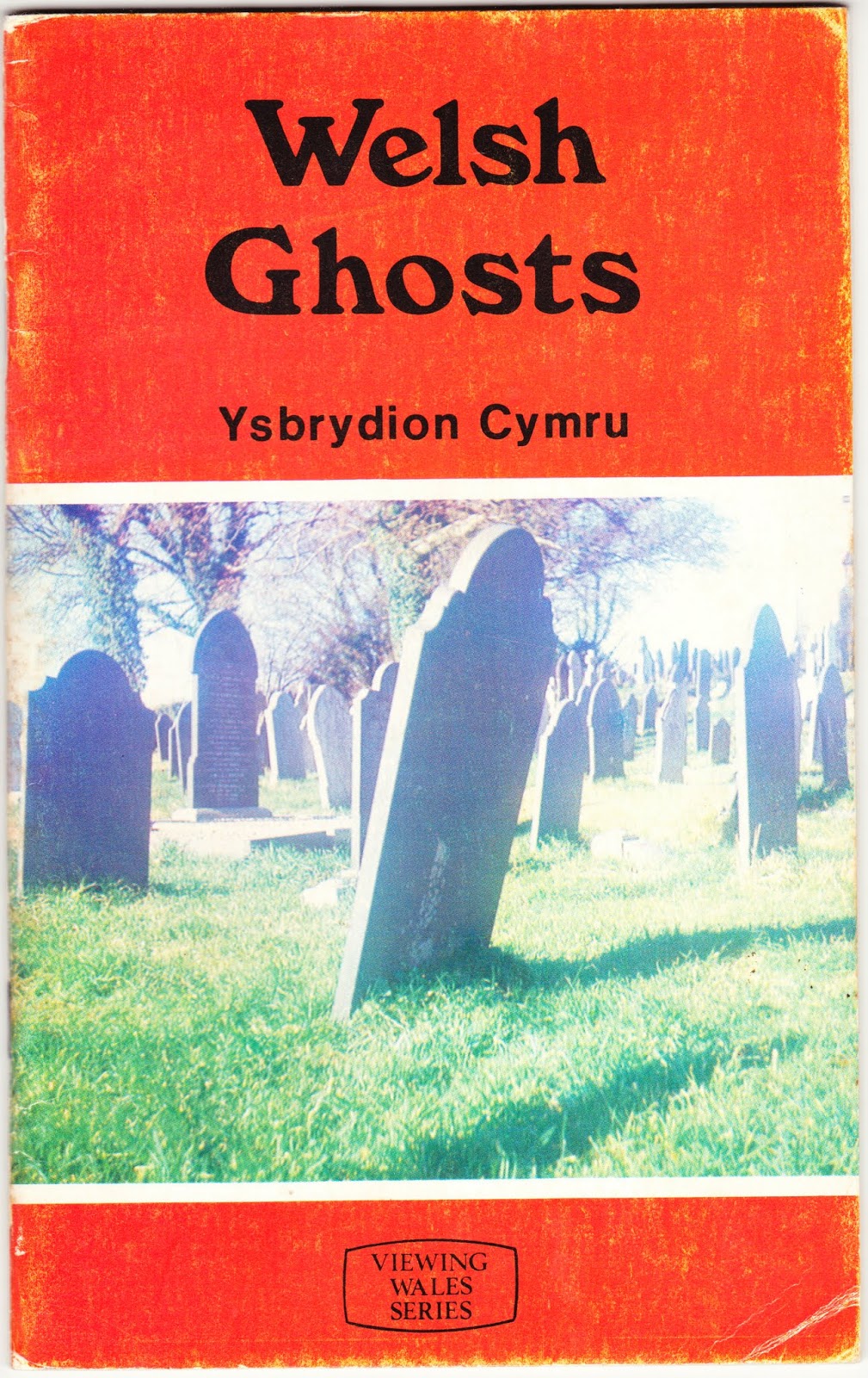 Papergreat: Book cover: "Welsh Ghosts"