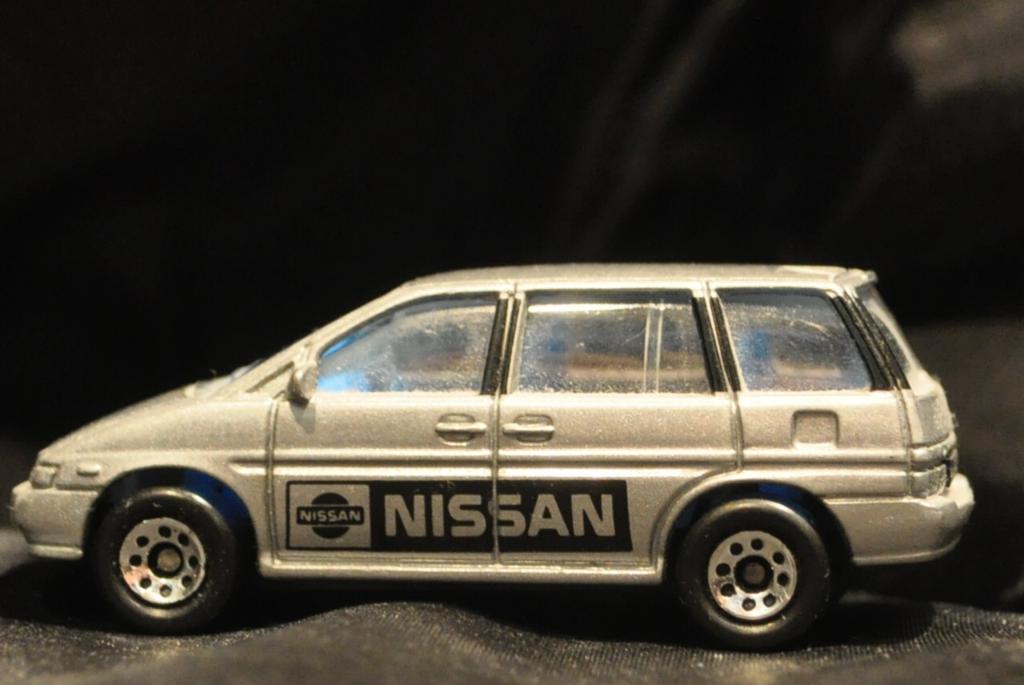 The Automotive Way: Colin's Toybox : Matchbox Nissan Prairie