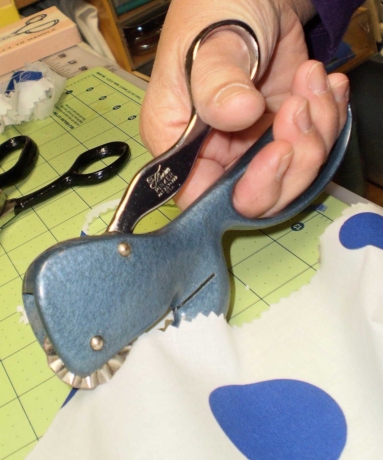 Rotary Pinking Shears