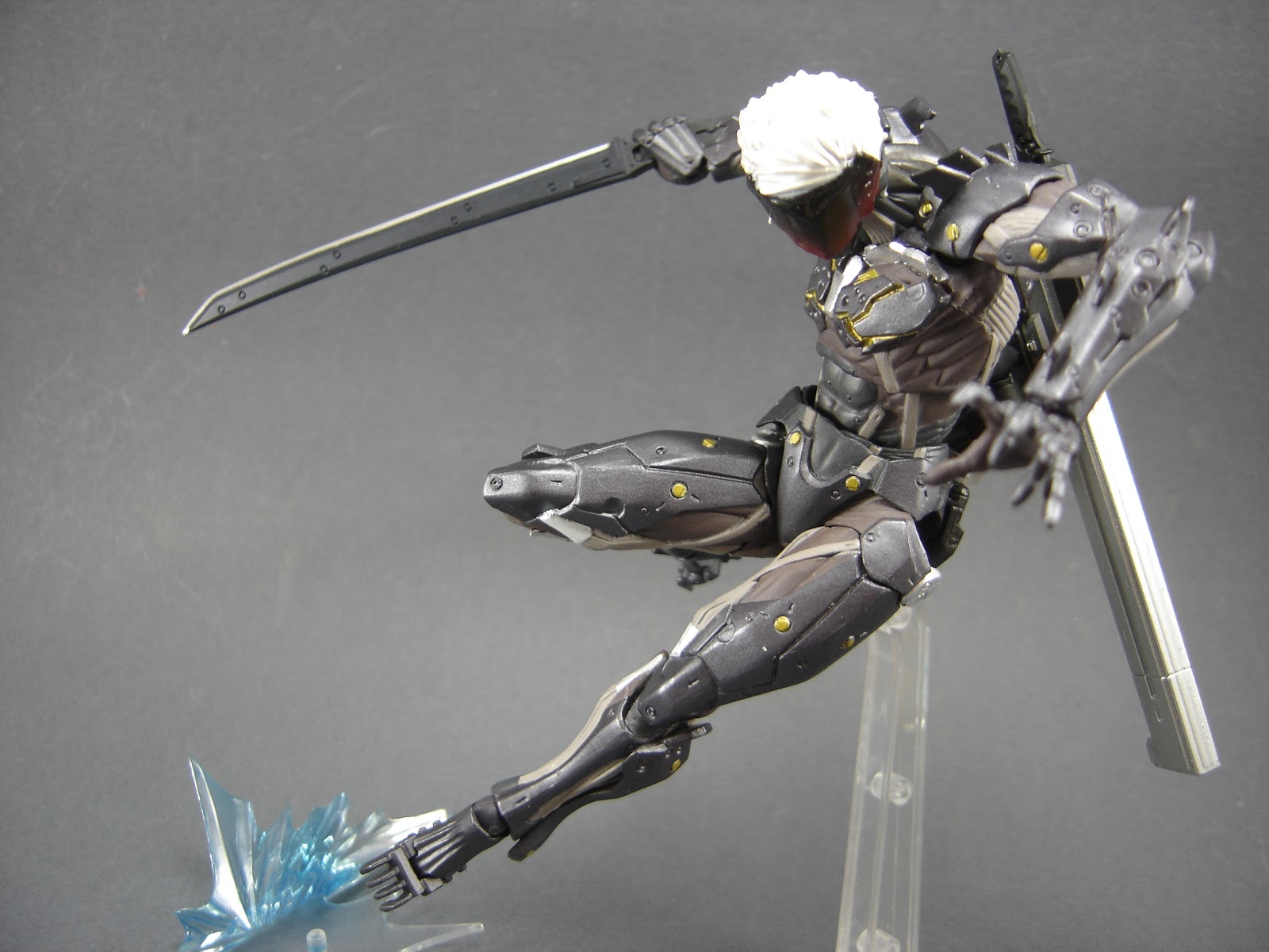 Lightning Ace's gundams: Revoltech Raiden from metal gear rising ...