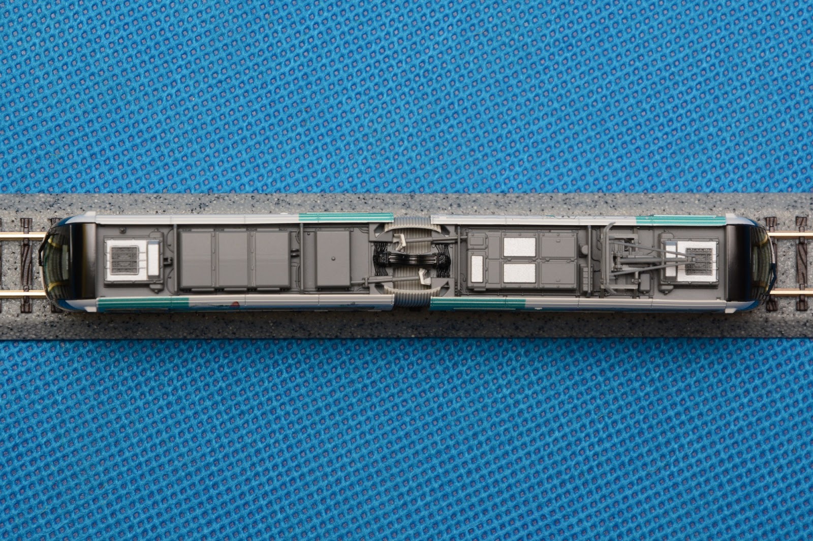 My Miniature Worlds: Kato Portram 14-801-8, N-Scale TLR0605 Tram