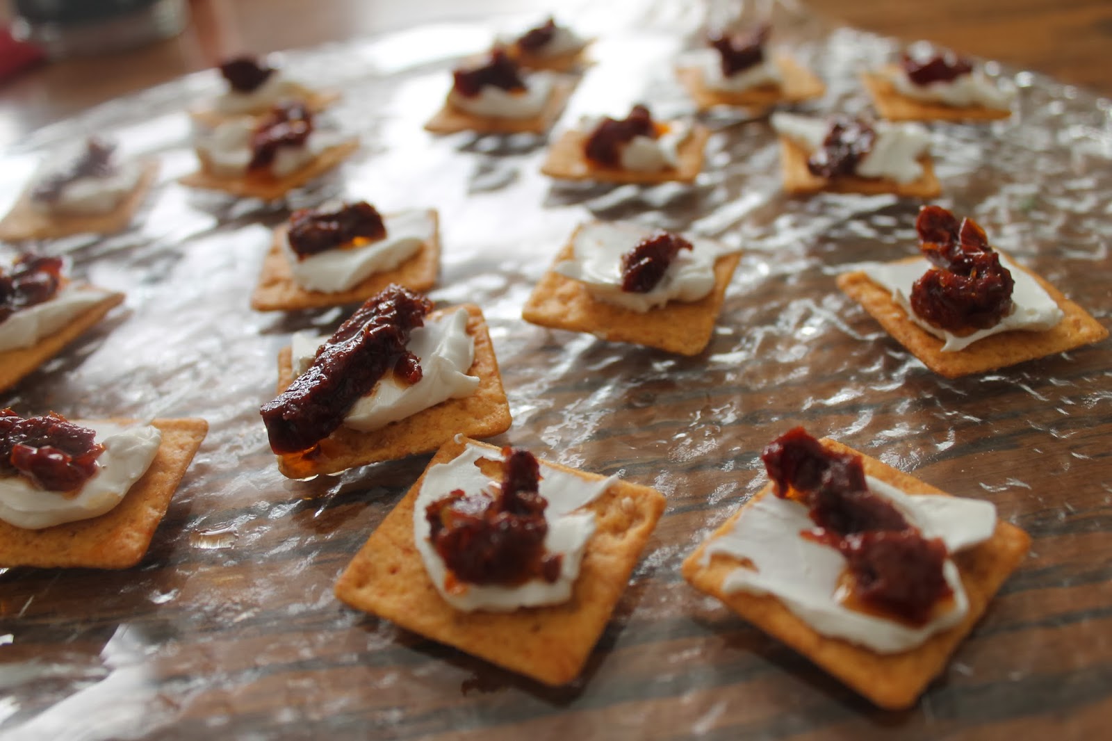 Sun Dried Tomato + Cream Cheese Crackers - Flora Foodie