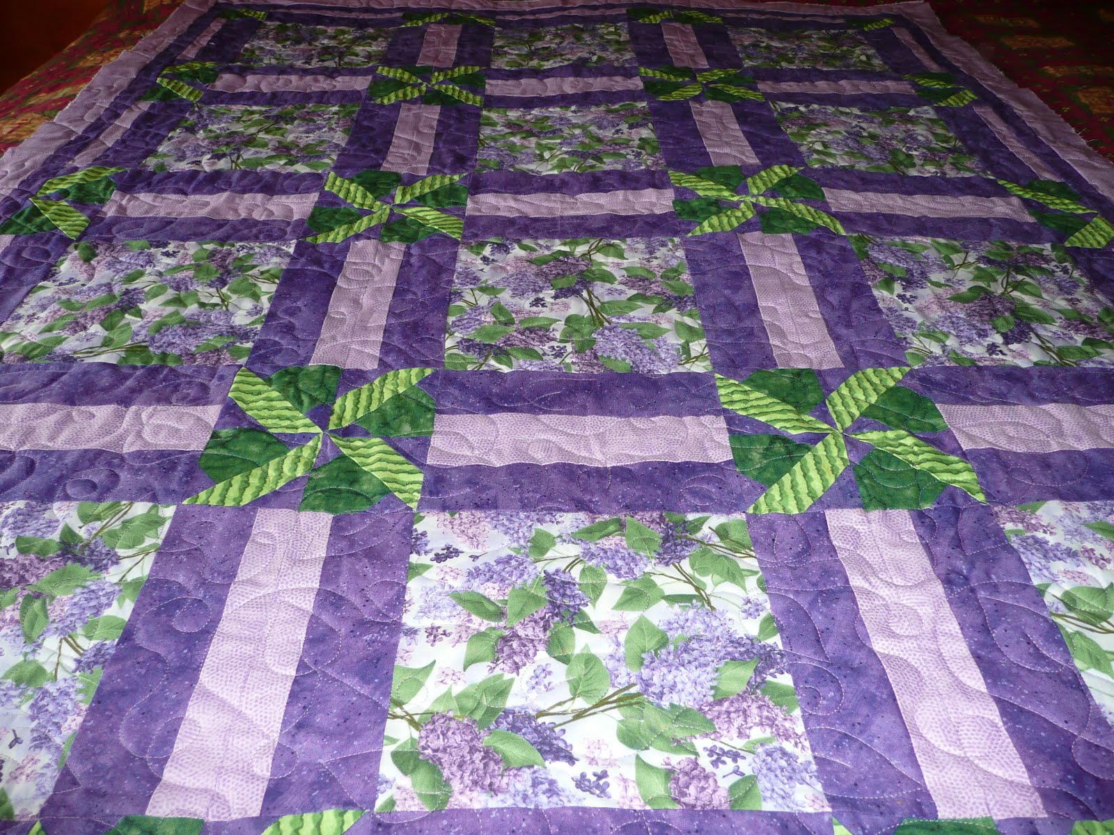 Acorn Ridge Quilting: Kathy's Lilac Quilt
