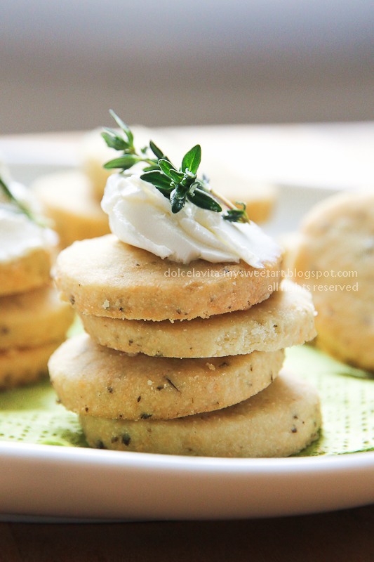 DolcélaVita food_photography : biscotti frollini alle erbe -salati e un ...
