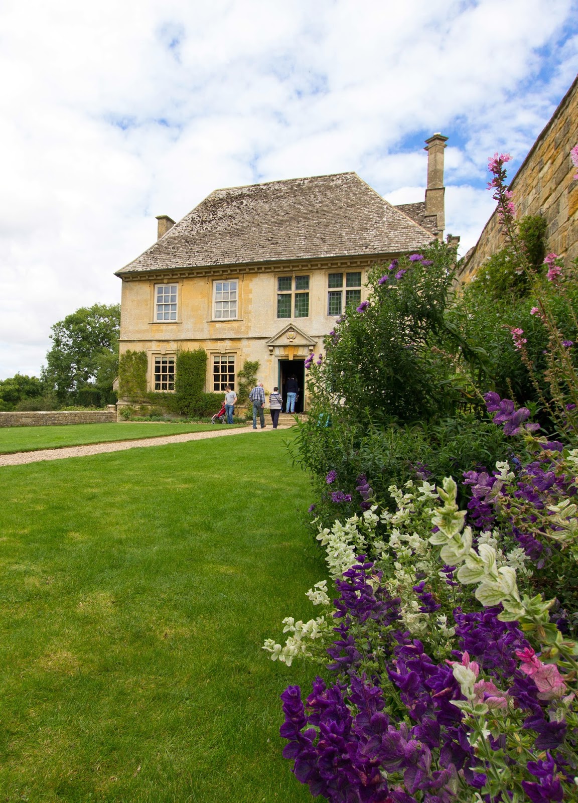 Escapes and Photography: A Historical Adventure at Snowshill Manor