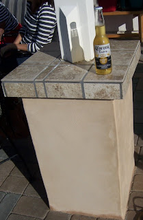 The 2 Minute Gardener: Photo - Converting an Arbor Post into a Table