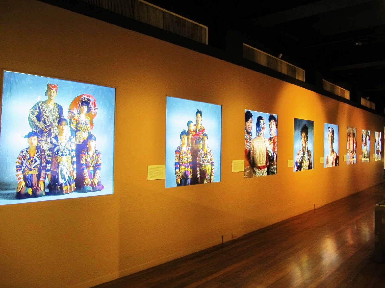 Gridcrosser: Wonder World of Weaves: The Textile Galleries of the ...