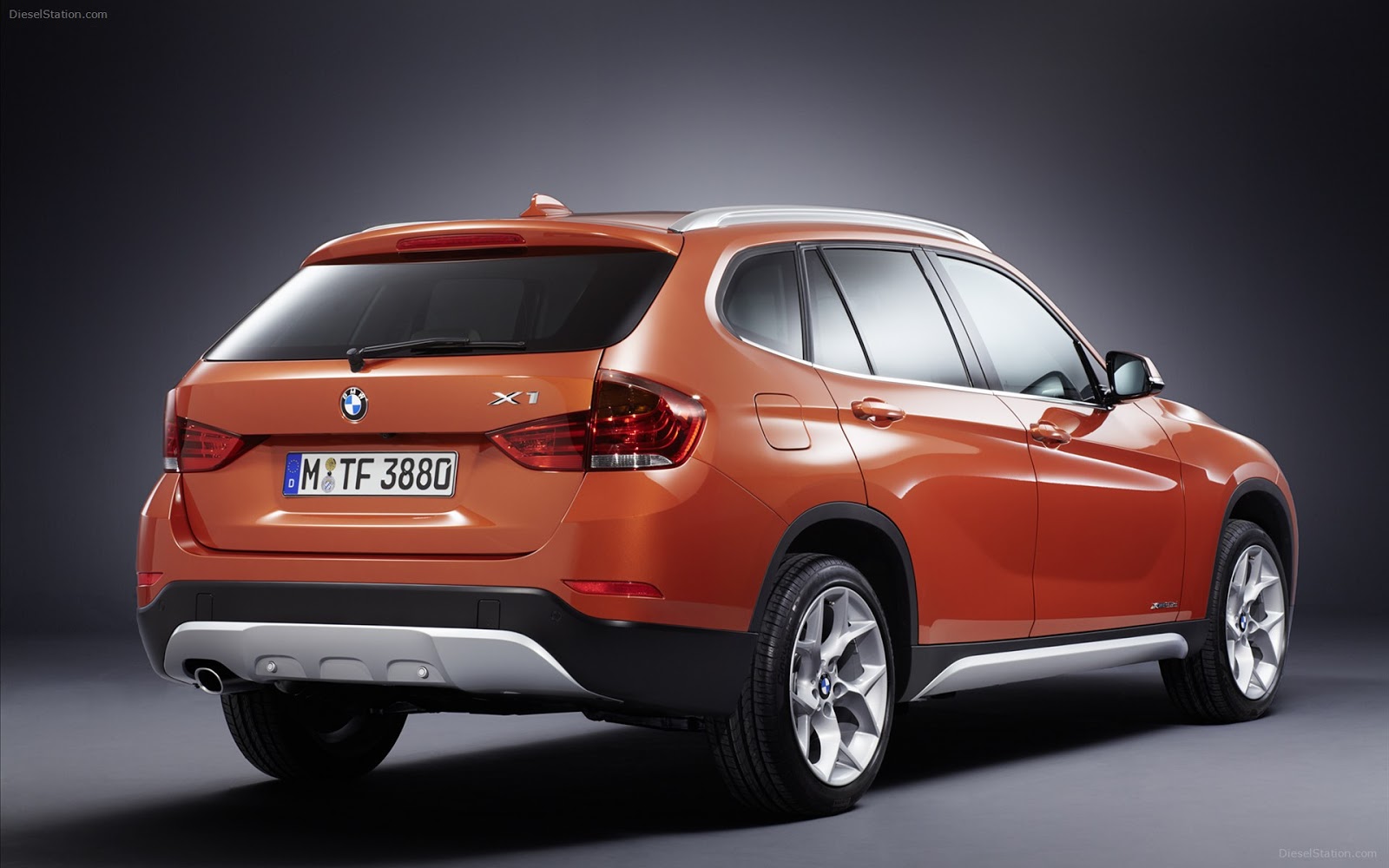 cars-part-review-2013-bmw-x1-first-drive-review-autosexpress
