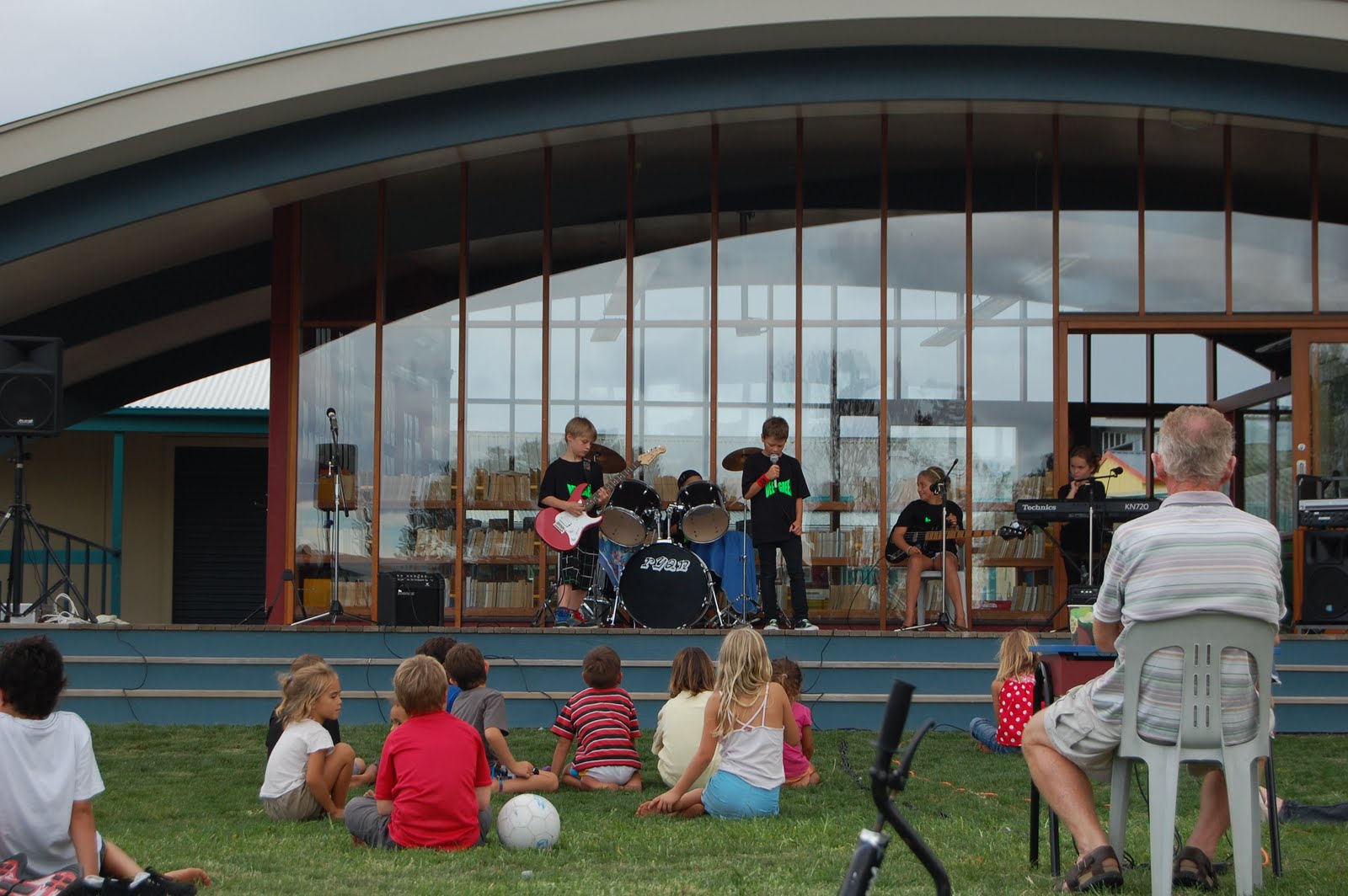 What's Up Down Under - Our New Zealand Adventure: Wainui Beach School