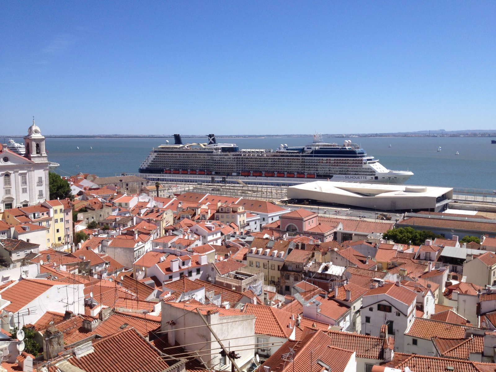 Imagens com Texto: Portas do Sol e Terminal de Cruzeiros