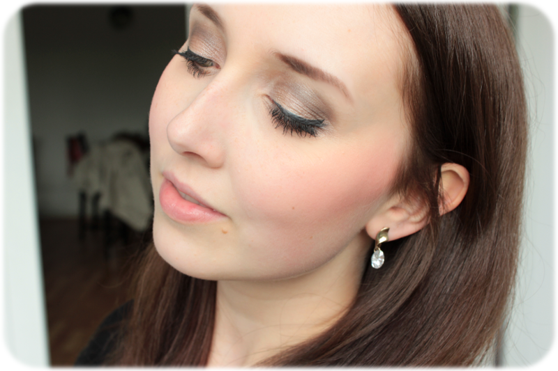 Benefit Box o' Powder Blush - Rockateur - Jadeblüte