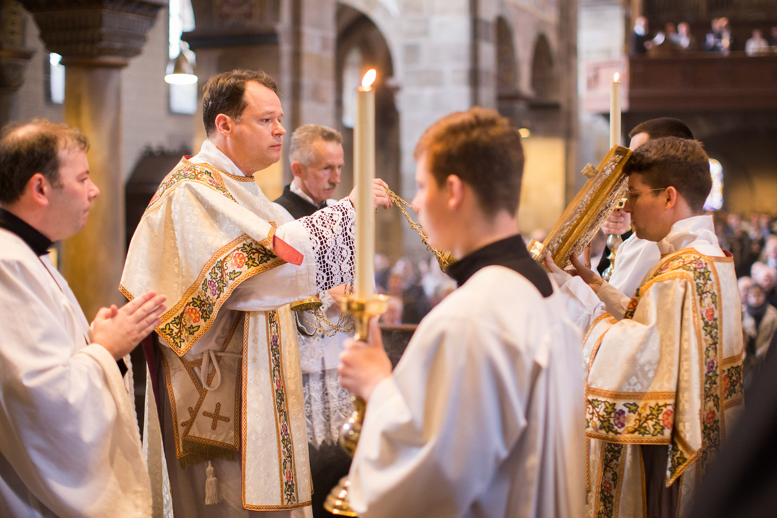 New Liturgical Movement: Photos of Pontifical Mass at Rolduc with ...