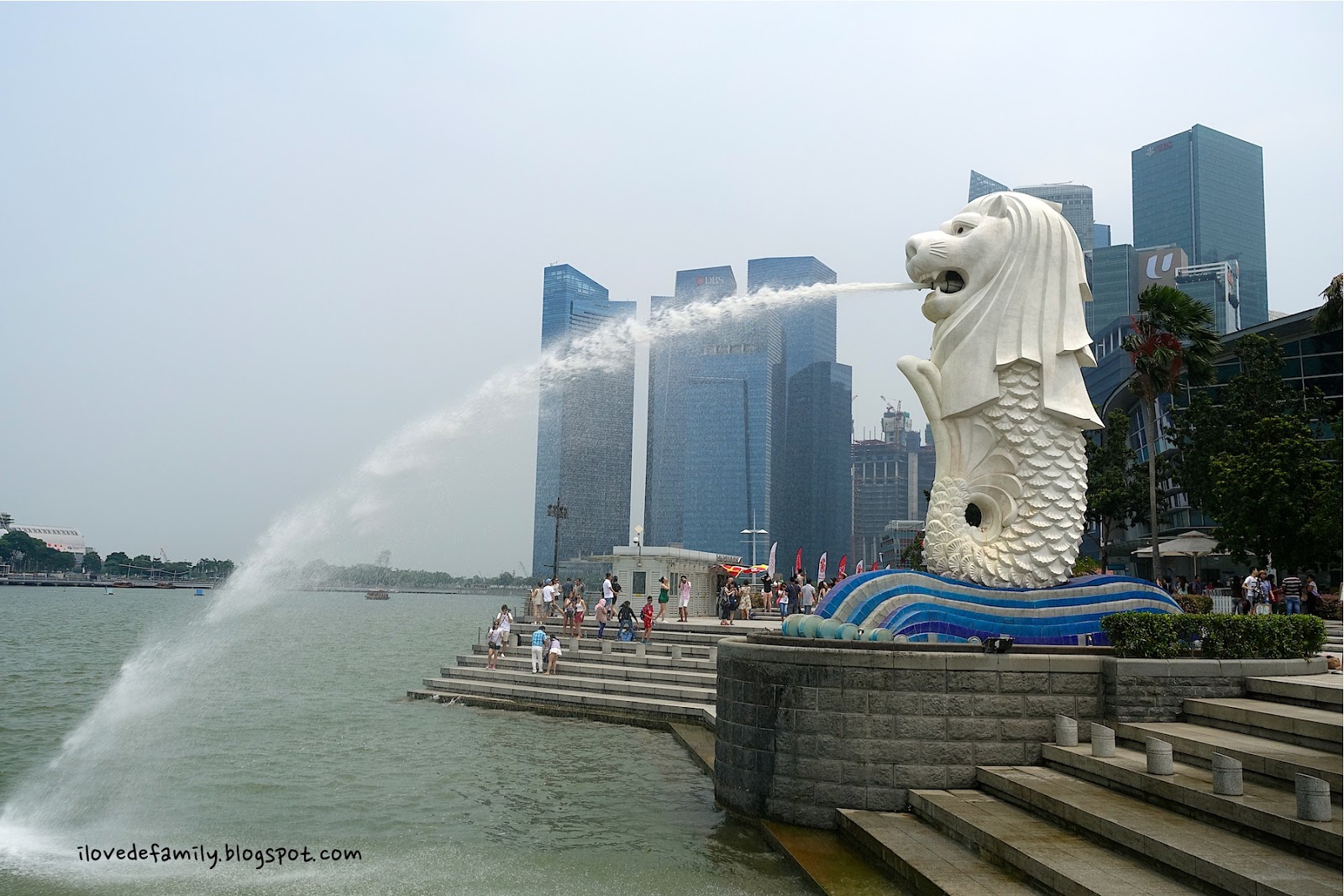 B. C. D. E. That's Us!: Merlion Park and More~~~