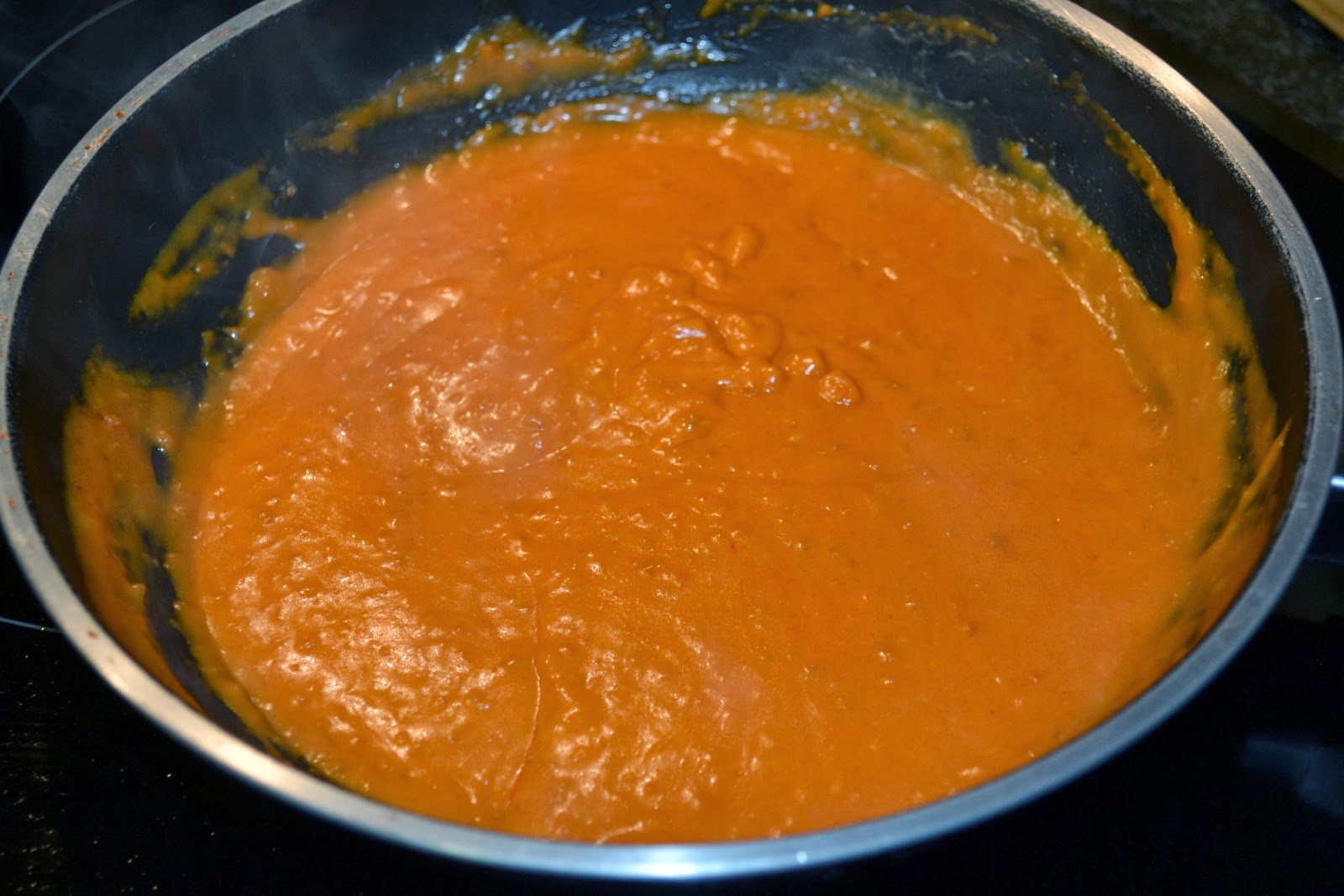 Caneló de pebrot amb beixamel de sobrassada | Fam de cuina