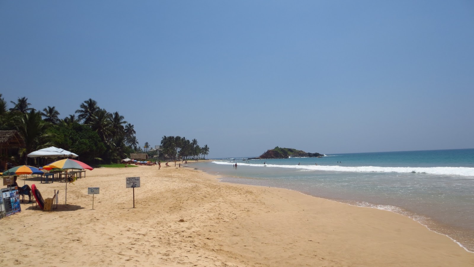 Just 'Cuz It's Round: Kandy and Southern Sri Lankan (aka the Beach)