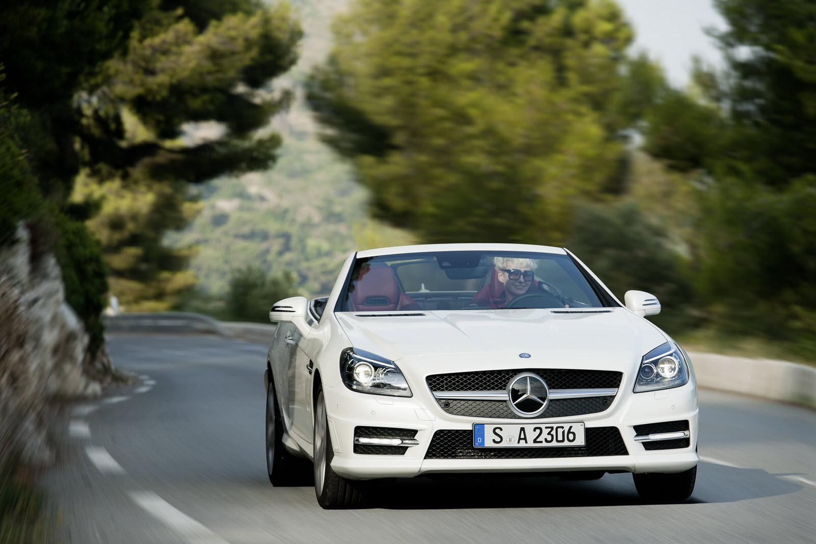 The new SLK 250 CDI : Sports car performance with the fuel economy of a ...