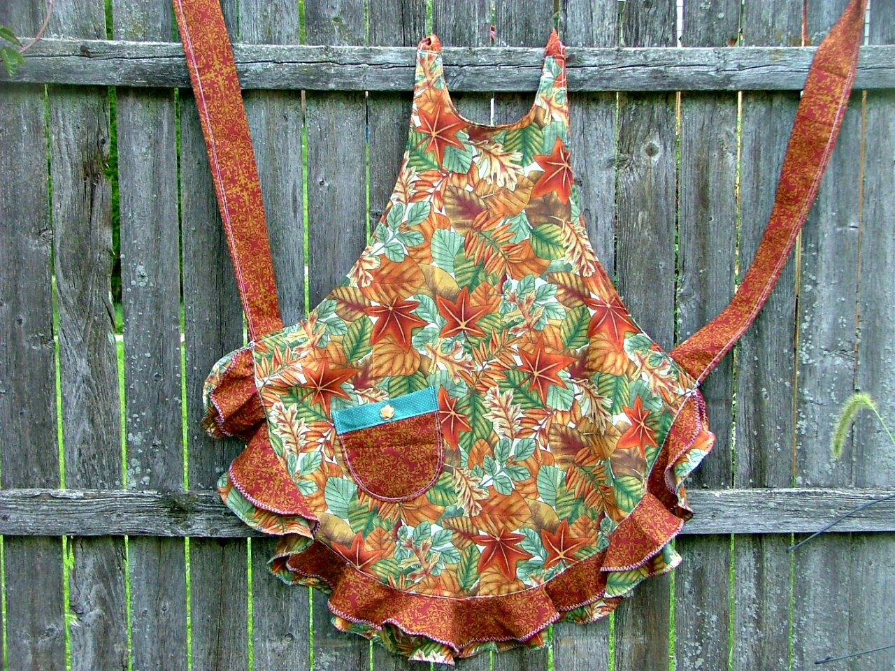 georgiamarbles: NEW FALL APRONS