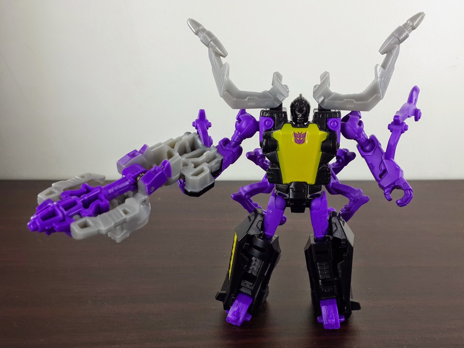 Blog Transformers.com: 1111 y 1112: Generations Skrapnel y Reflector