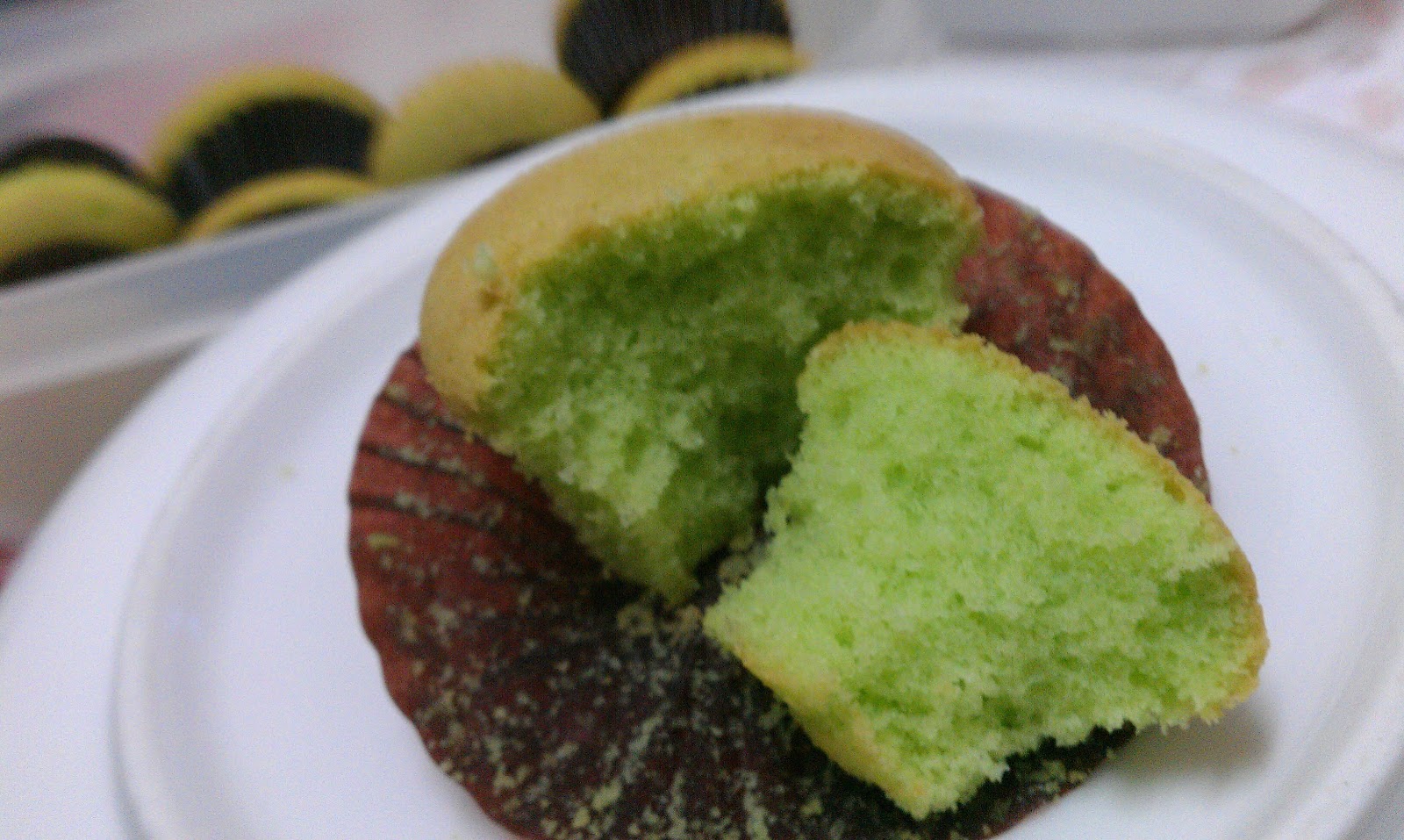 Apam Polkadot J&S Bakery: Apam Word & Muffin Pandan