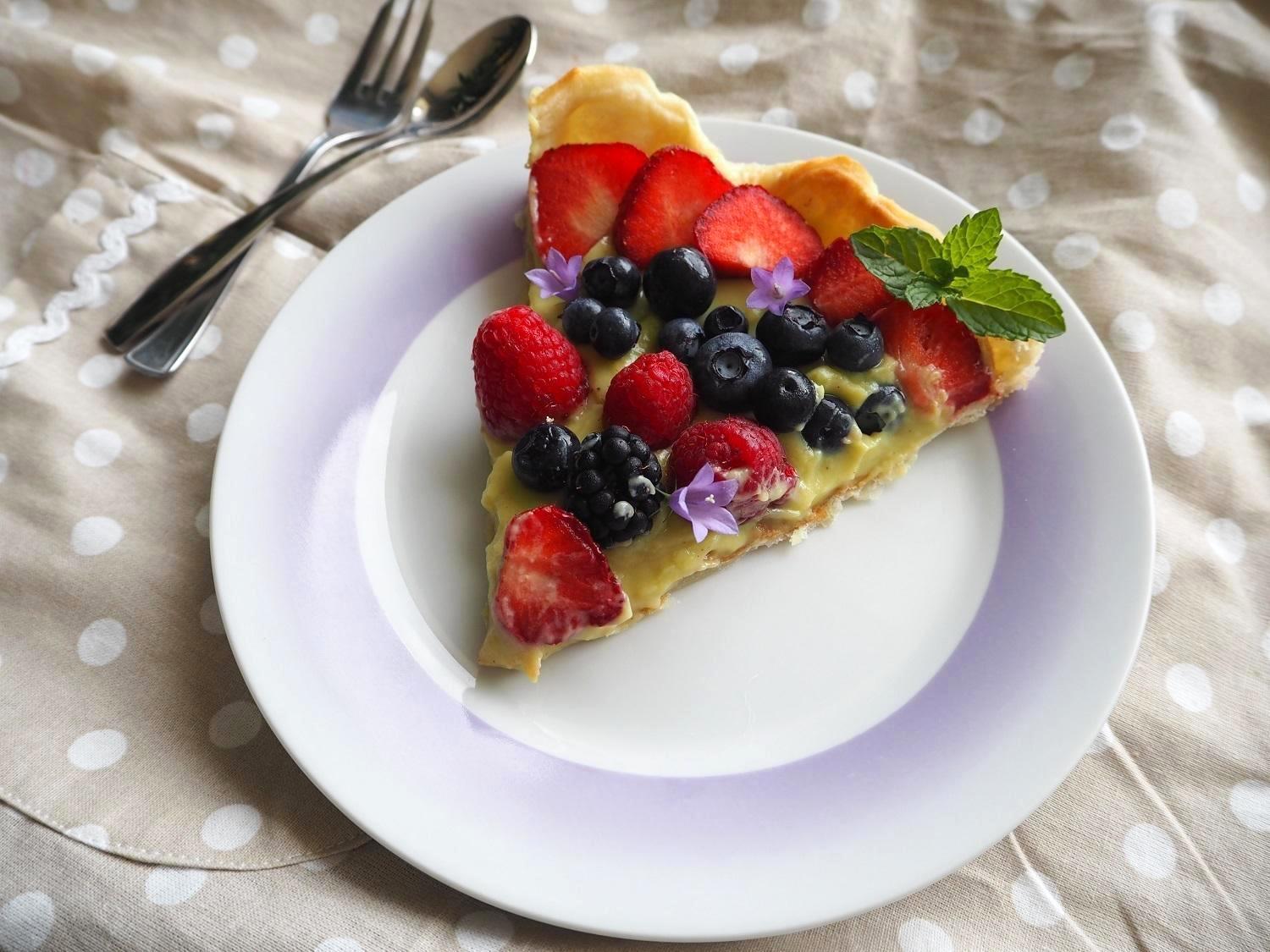 SAVEURS FRANCO-POLONAISES: TARTE AUX FRUITS ROUGES ET SA CRÈME PISTACHÉE
